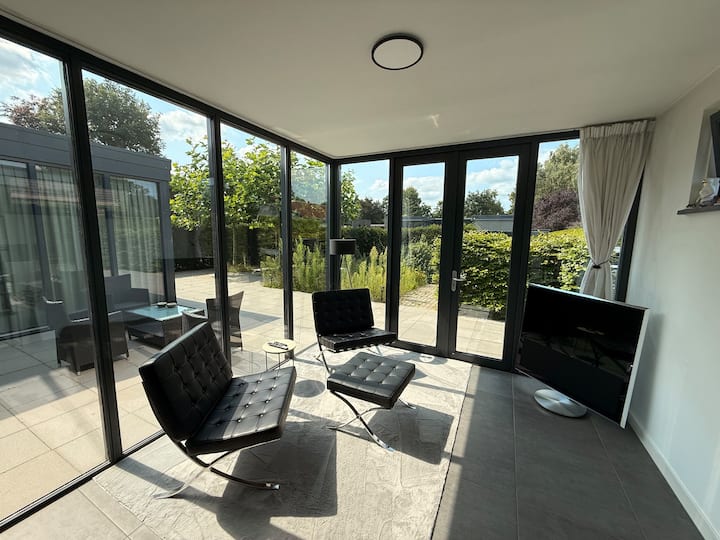 Moderne Bungalow Met Bioscoop - Harderwijk