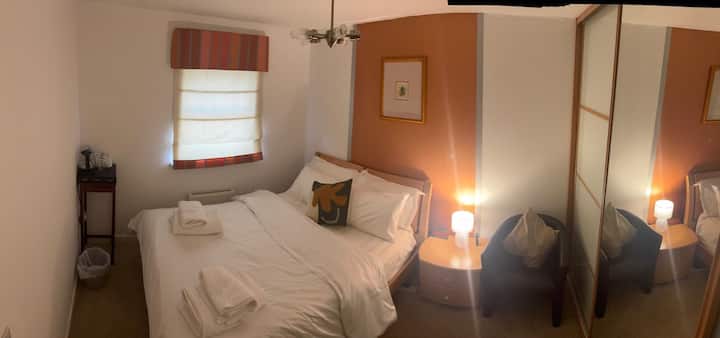 Private Beautiful Room - Reading