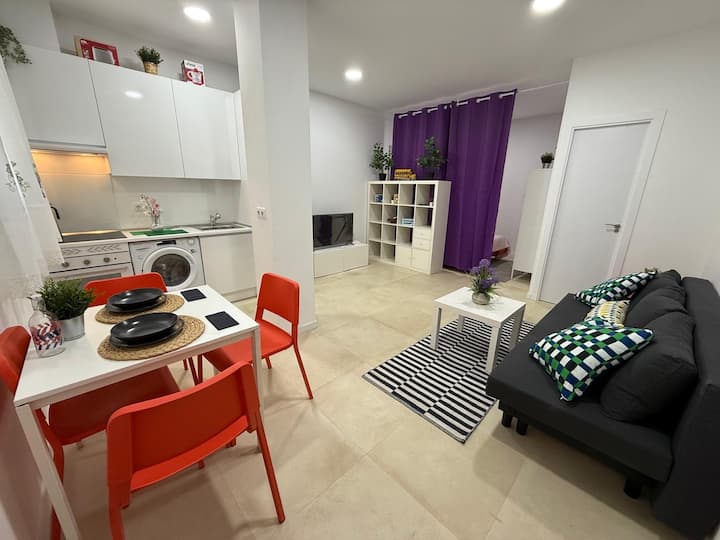 Estudio En Frente Del Metro - Estación de Fuenlabrada Centra - Madrid