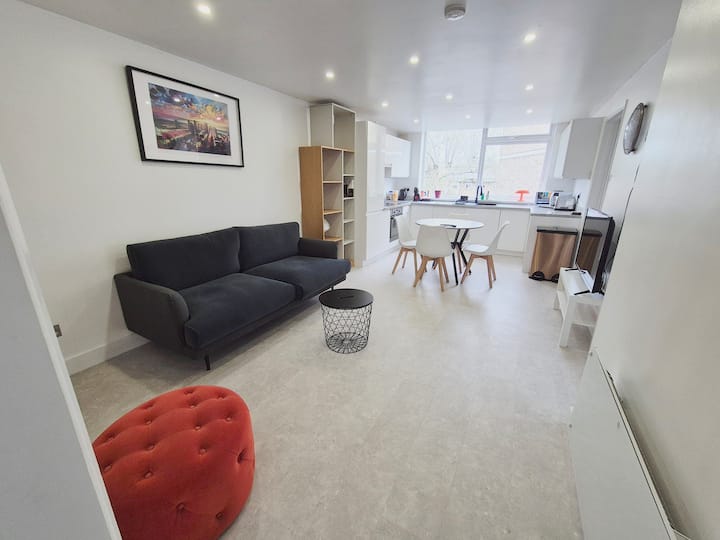 Beautiful Flat With Parking Close To Eltham Palace - Bromley