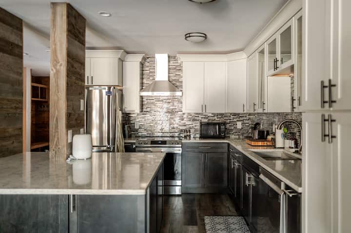 *New* Bigskyresort 10min | Hot Tub | Patio | Grill - Big Sky