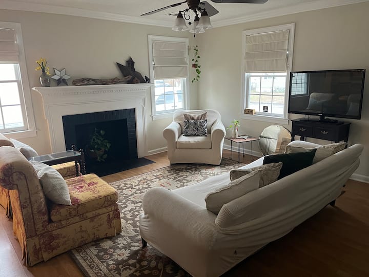 Coco’s Cottage! Pets Welcomed! - Savannah, GA