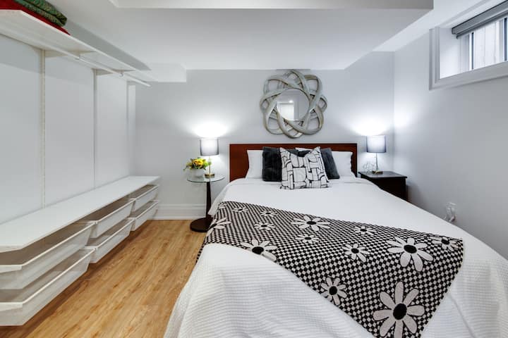 Stellar Private Suite - Toronto West - Toronto