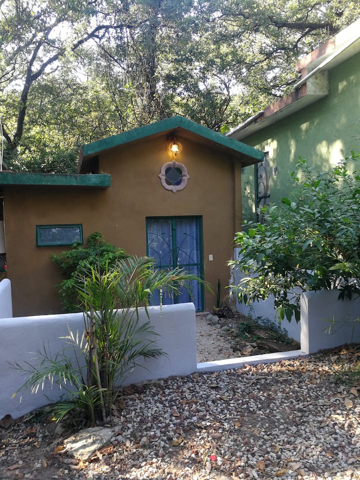 "La Maisonnette " Casita Linda En El Bosque - Tepoztlán