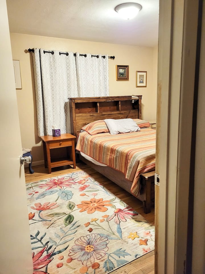 Private Room: Pet-friendly Home With Fenced Yard - Salem, OR