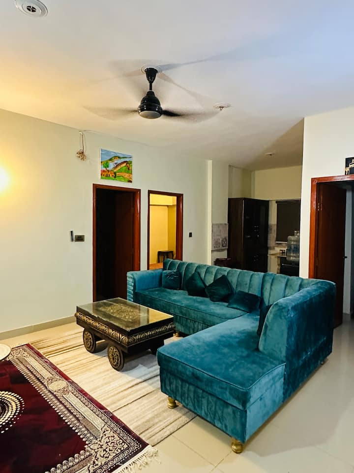 Spacious 3br Near Airport • Secure Family Stay - Karachi