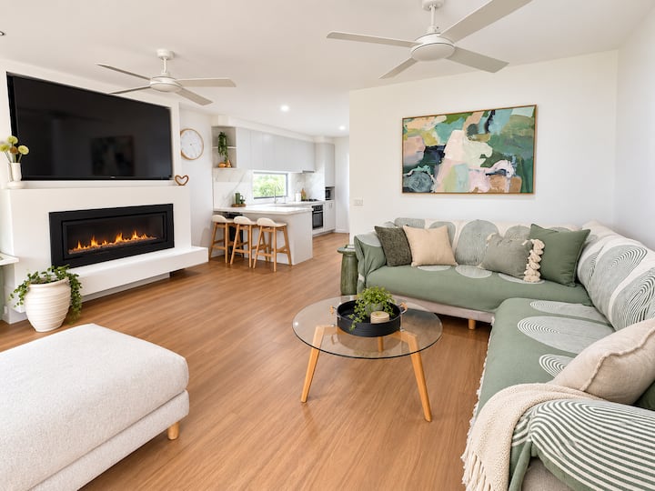 Riverfront Family Cabin & Pool - Moama