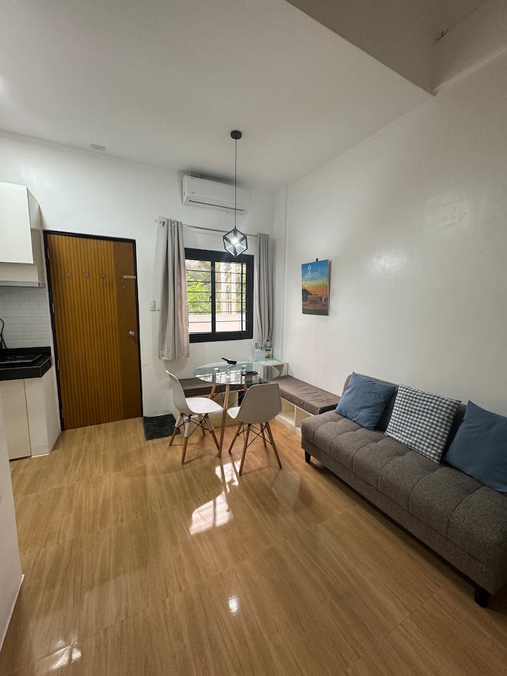 Three Sisters Apartment - B4 Adynna - Batangas