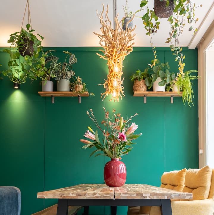 Unique, Contemporary Capsule 5* Location - Basel