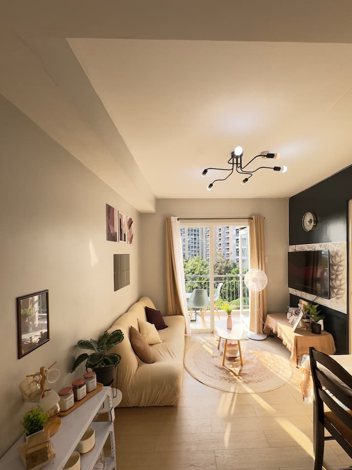 1 Br Condo With Private Balcony In Taytay - Taytay