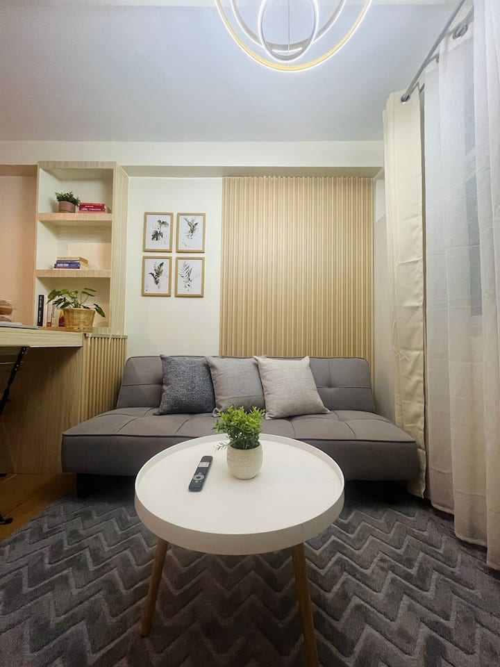 5 Min To Airport| Near Smx| Cozy Condo| 20% Off - Island Garden City of Samal