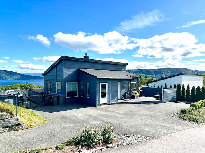 Stort Hus Med Nydelig Utsikt I Rolige Omgivelser - Bergen, Norway