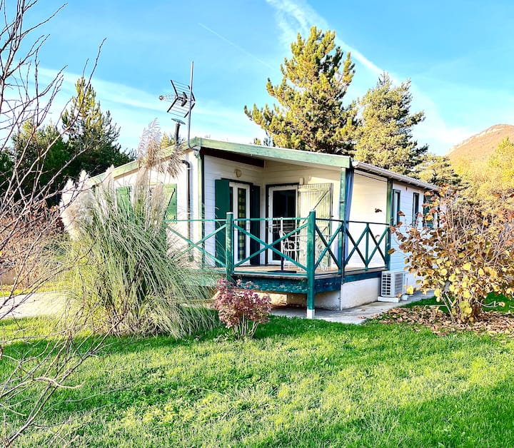 Chalet Chaleureux Et Calme - Serres