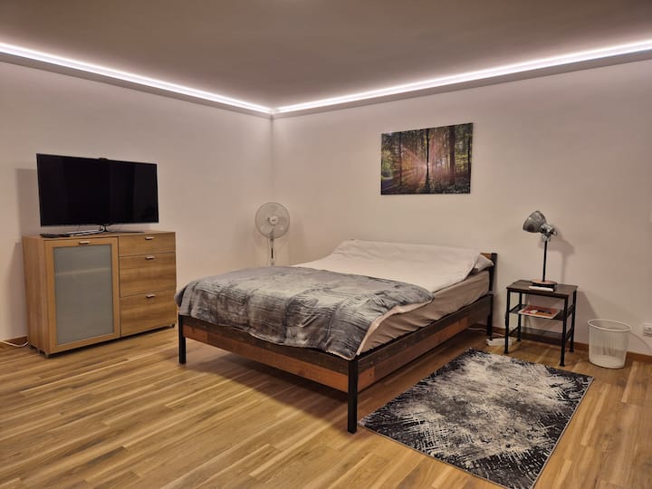 Ruhige Souterrain Wohnung Düsseldorf Gerresheim - Düsseldorf