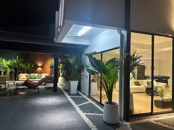 曼谷市中心私密四卧别墅 步行至牛仔街五分钟 - Bangkok