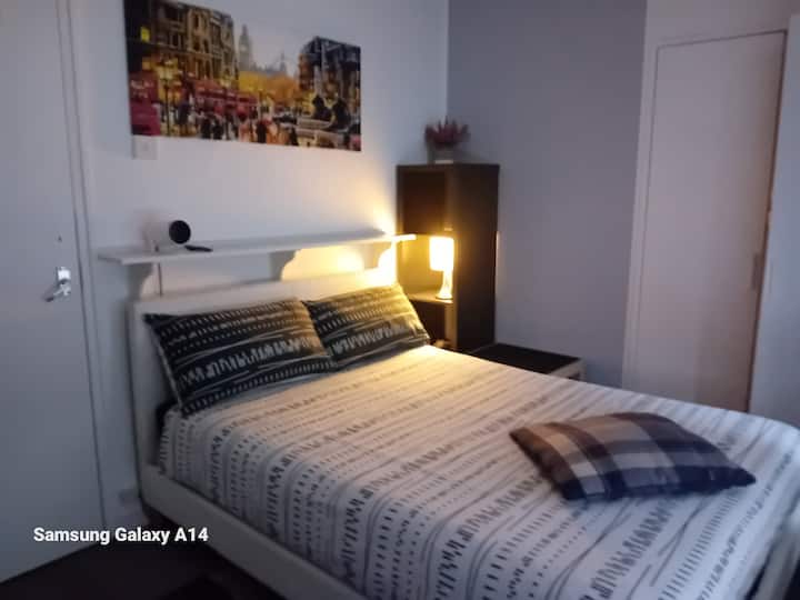 Cosy City Room (B) - Marylebone