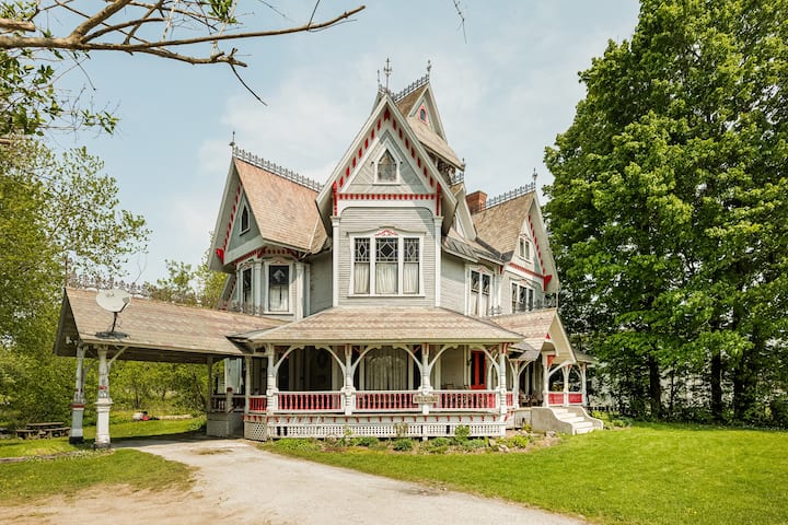 Grey Gables, Close To Skiing - Sutton