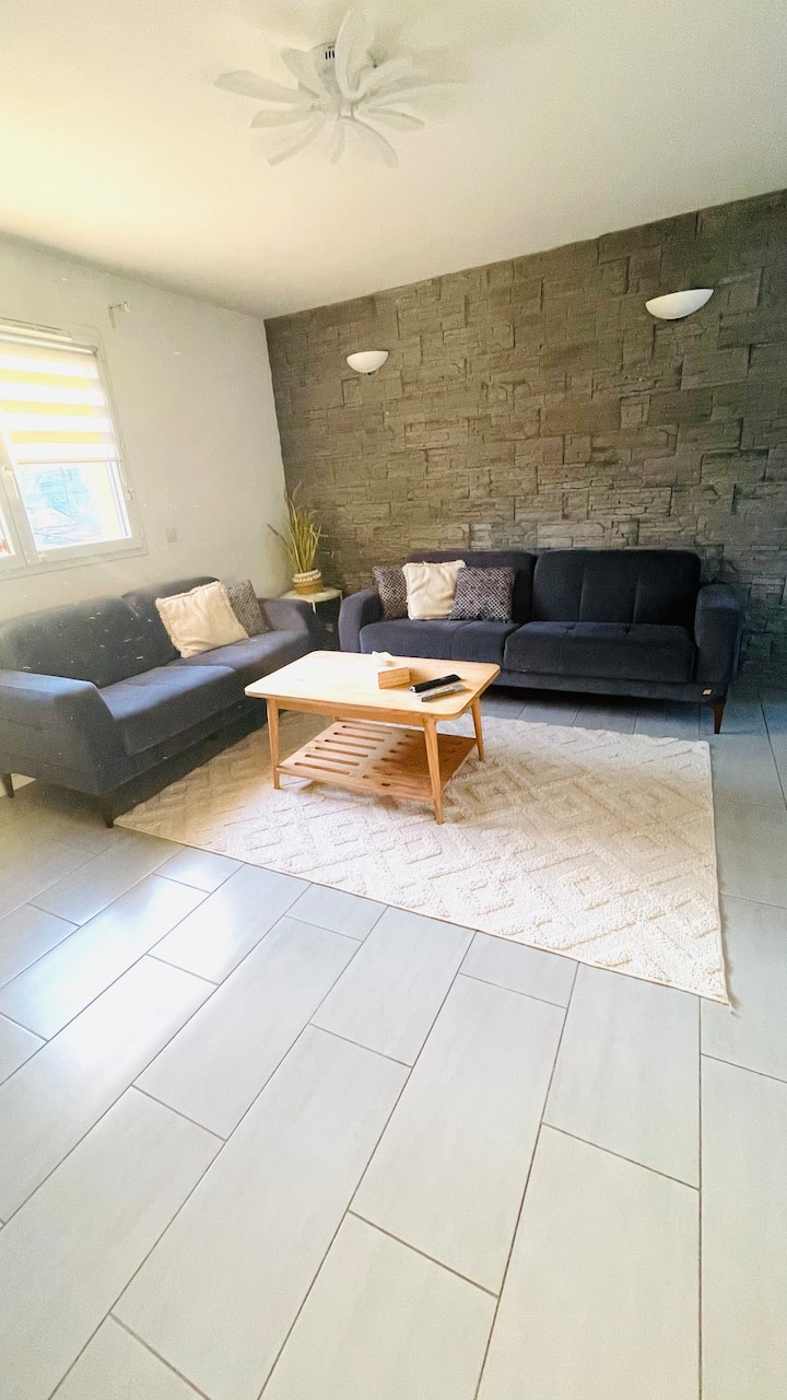 Maison Individuelle Avec Jardin,  4 Chambres 130m2 - Chassieu
