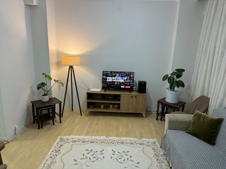 Great Location And Cozy House - Zeytinburnu