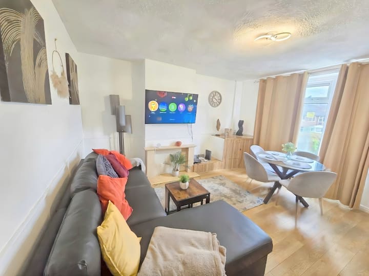 Erdington Home: Parking, Work Ready, Sleeps 5-6 - Birmingham