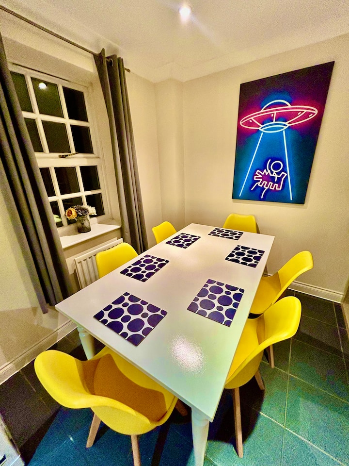 5 Bedroom House- Contractors, Crew, Group, Family - Colchester