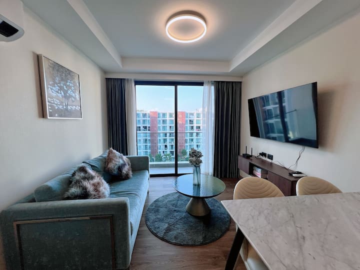 Central Festival 购物中心清迈1号 高层水系泳池景观两卧室套房 - タイ チェンマイ