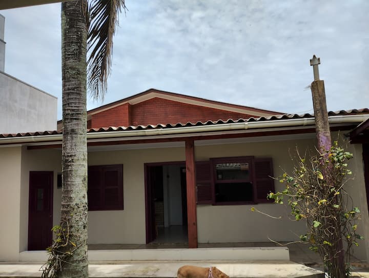 Casa Próxima Ao Mar Em Terreno Compartilhado - Arroio do Sal