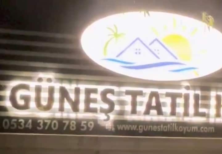 Very Nice Family Please - Dikili