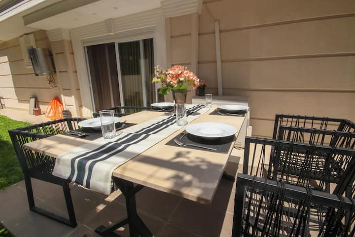 Metropolitan Art Suites | No.2 - Urban Comfort - Lara Beach