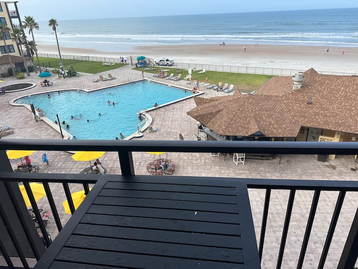 Bec’s Beach Retreat - Daytona Beach, FL