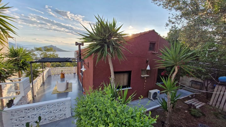 Marys House With View - Эгина