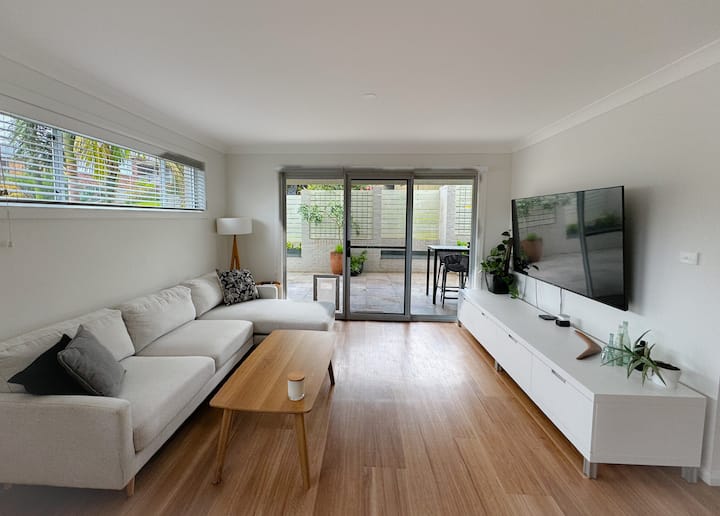 Light, Spacious Beach Getaway - Port Macquarie