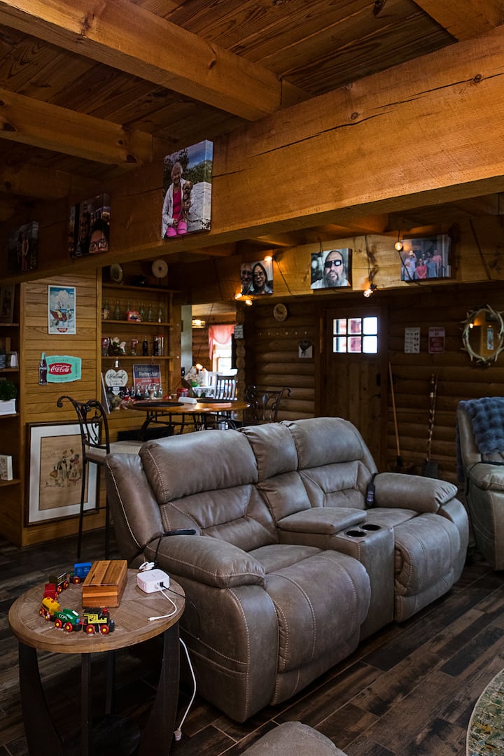 Log Home Peaceful Artistic Country Retreat Glamour - Boone Lake, TN