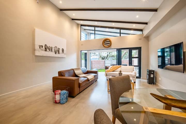 Luxury Newlands Retreat Starlink Wi-fi, Sleeps 8 - Harare