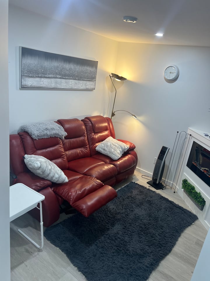 Lovely Two Bedroom Private Suite - 위니펙