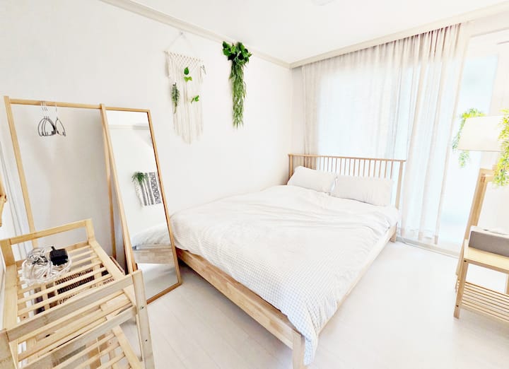 #성심당#대전역,복합터미널/정류장앞/넷플릭스/와이파이/#뚝방구이#오씨칼국수 - Daejeon