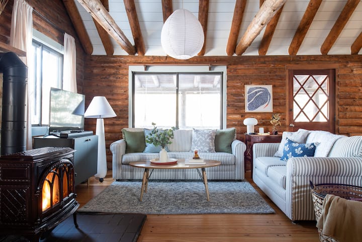 Relaxing Log Cabin | Hot Tub, Quiet, Pool, Mohican - Malabar Farm State Park, Lucas