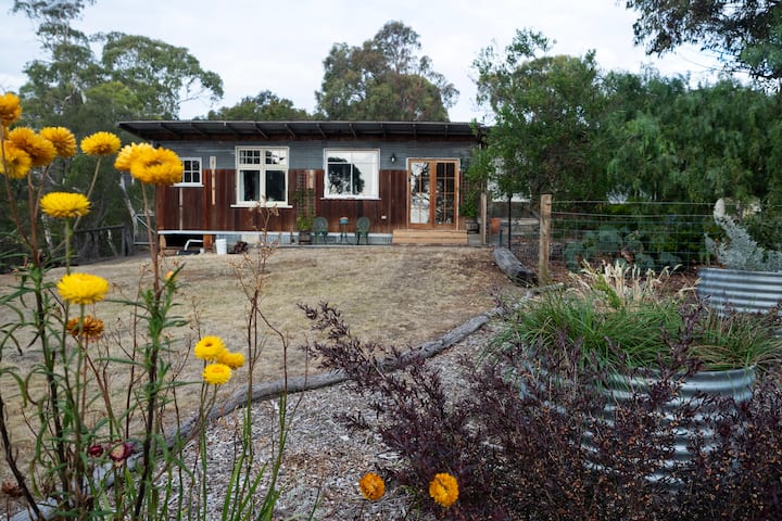 Wren Cottage Studio - Hobart
