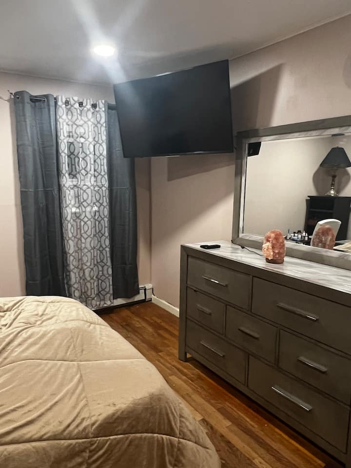 Private Cozy Room In Wh - Bloomfield, CT