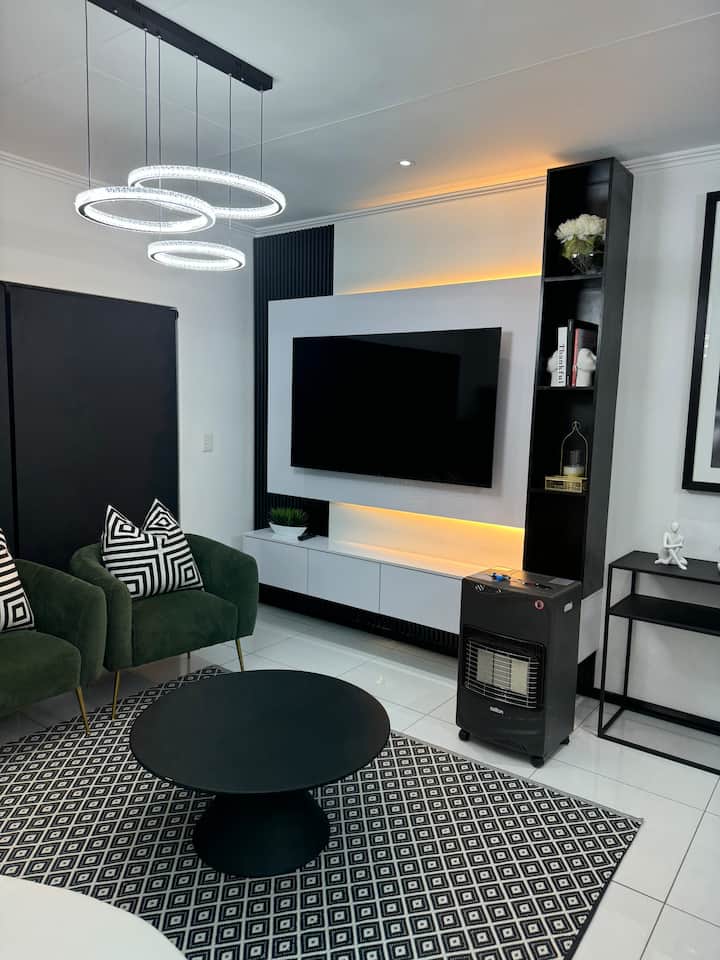 2 Bedroom Apartment Near Monte Casino - Chartwell