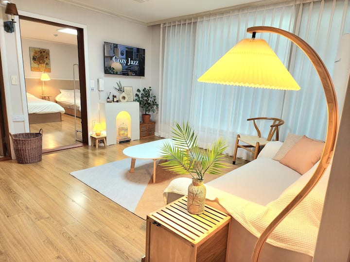 운천역3분/상무지구/ktx송정역/ 광주공항/1층독채/전용무료주차/방3개(킹2퀸2) 욕실2개 - Gwangju