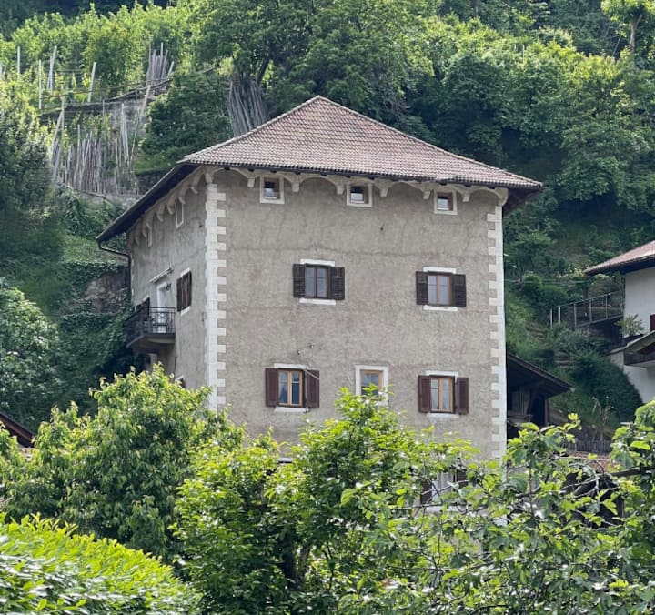 Historic Living In A Tower - Lana