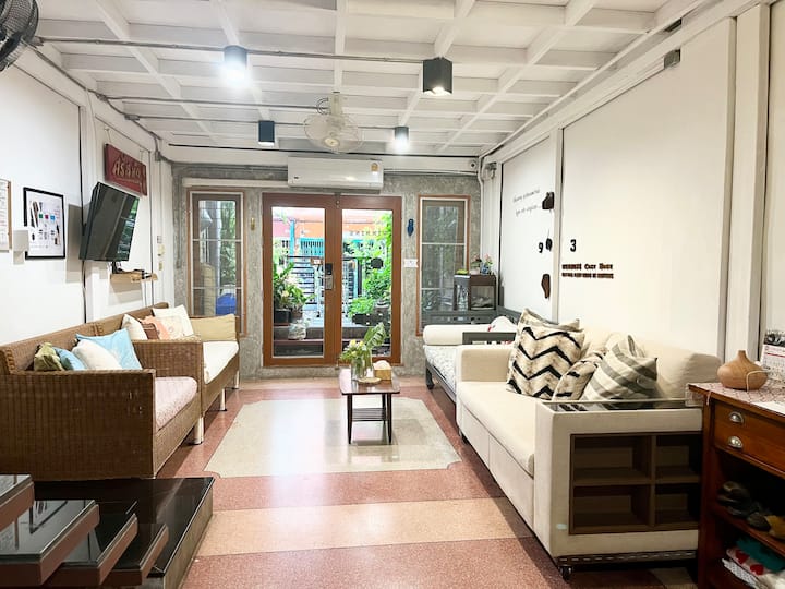 3houses/12 Bedrooms + 11.5 Bathrooms/free Pick Up* - Bangkok