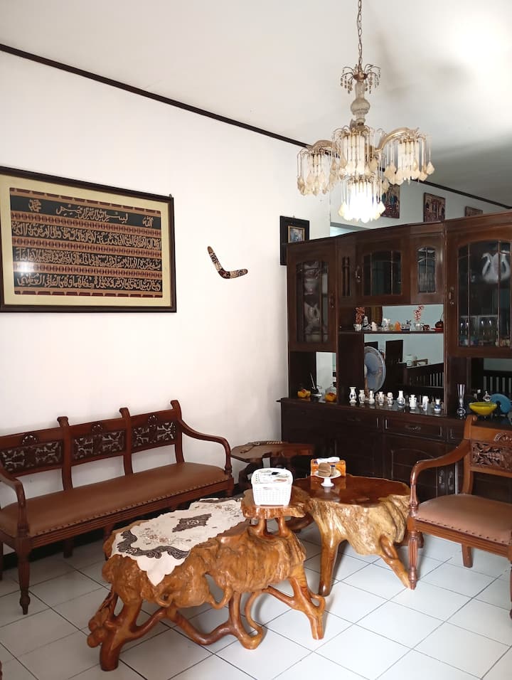 Omarae Homestay (1,5km Dari Tugu Jogja) - Yogyakarta