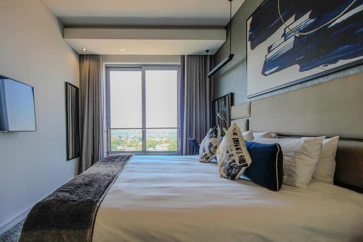 Intimate & Refined Space. A Five-star Experience. - Johannesburg