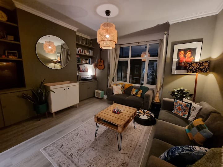 Lovely Two-bed Home In South London - Croydon, UK