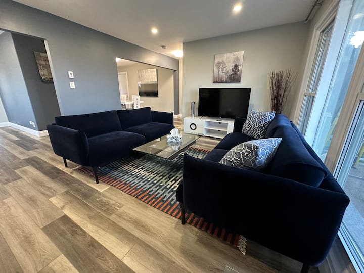 Lux Group Getaway Near The Falls - Niagara Falls