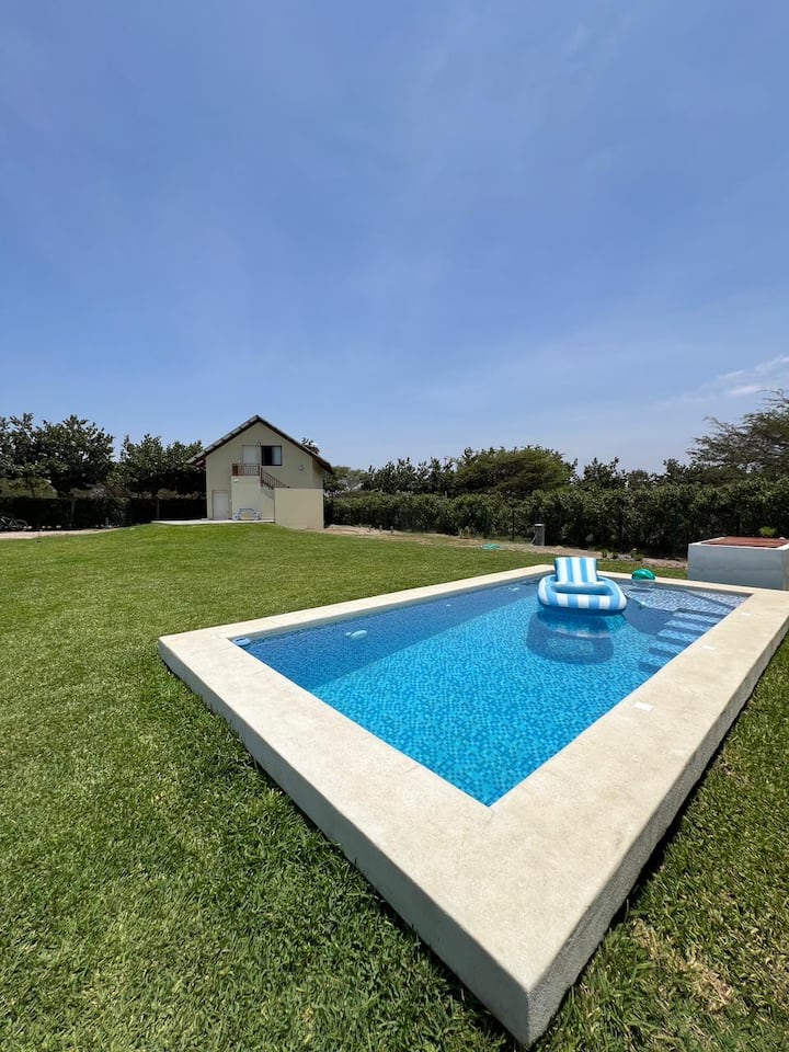 Cozy Casita With Spacious Lawn And Pool - Wifi - Pérou
