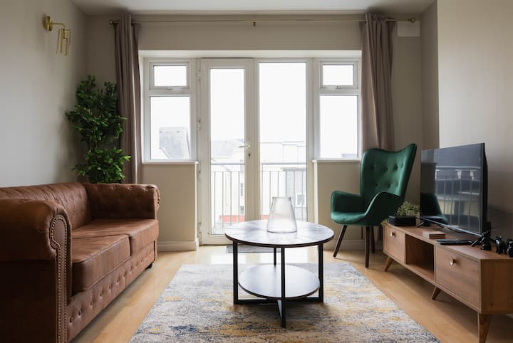 Stay By The Sea By Claddagh Living - 高威