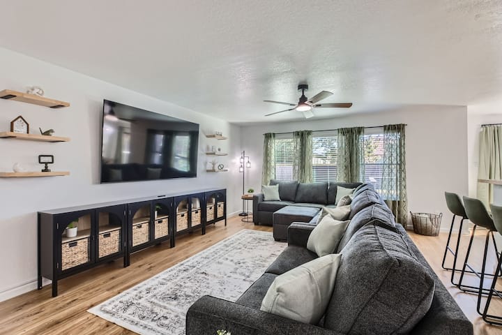 Gorgeous 5br Gem W/ Arcade•lackland Bmt~seaworld! - San Antonio, TX